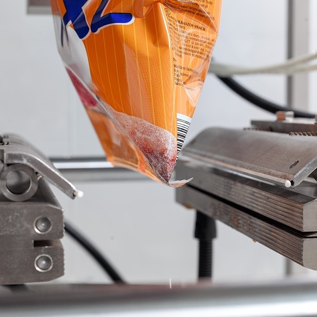 How do Vertical Form Fill Seal Machines Work?